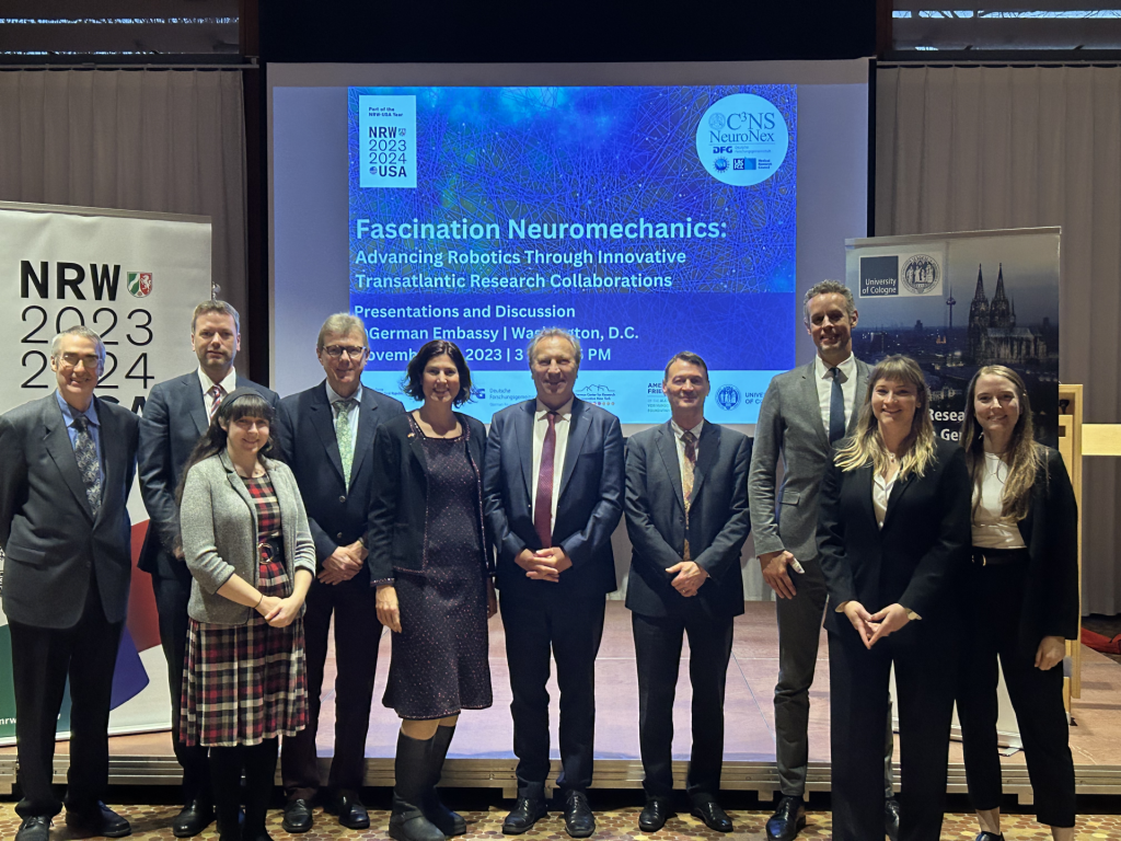 Fascination Neuromechanics: Transatlantic Research Collaborations